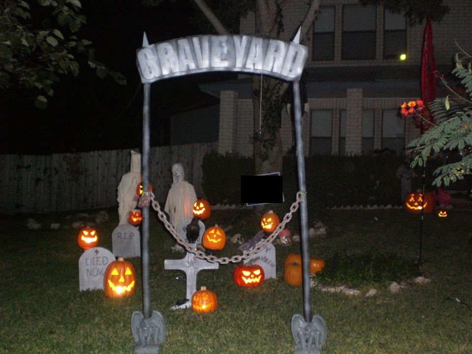 My humble Grave Yard | Halloween Forum